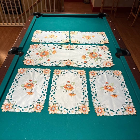Dining | Beautiful 7 Piece Matching Embroidered Placemat And ...